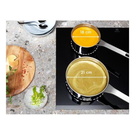 „Electrolux EIV734“ juoda įmontuojama indukcinė kaitlentė, 68 cm ...